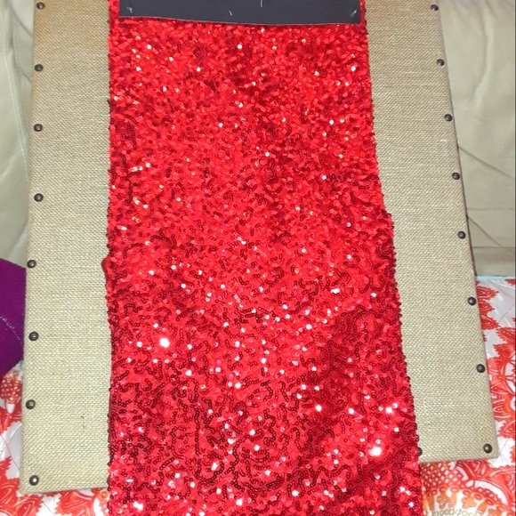 Tahari | Dining | Tahari Red Table Runner Sequins New Reduced To 3 ...